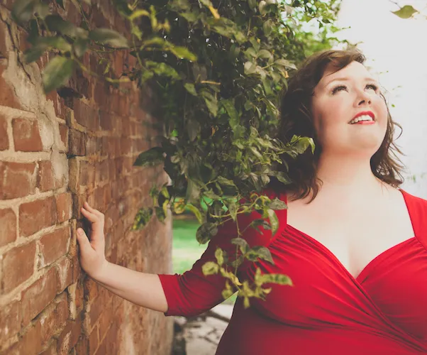 Concert Review: Singer Jamie Barton Makes No Ordinary Debut - The Arts Fuse